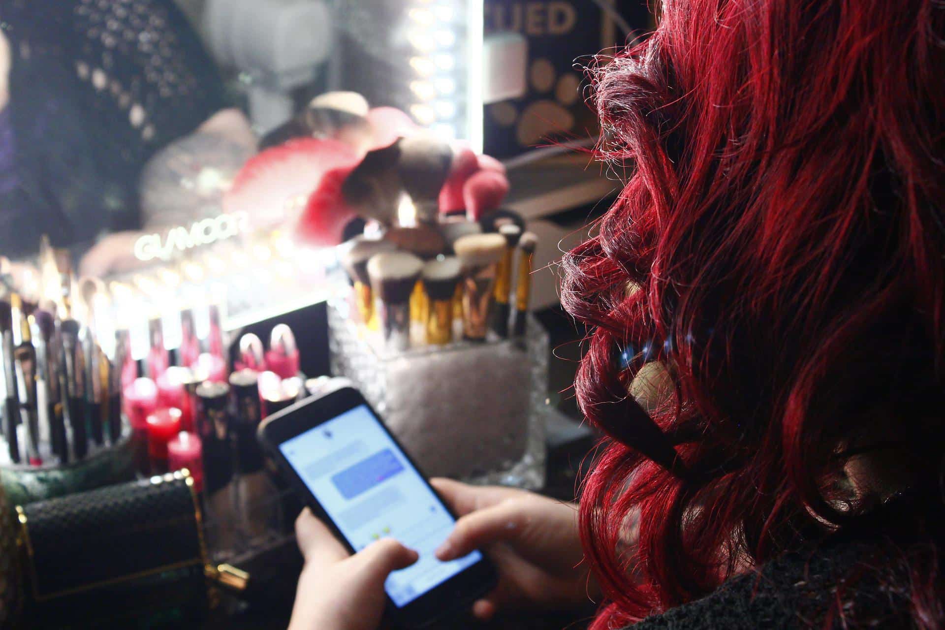 Definición de vanidad. Características, el narcisismo y las redes sociales